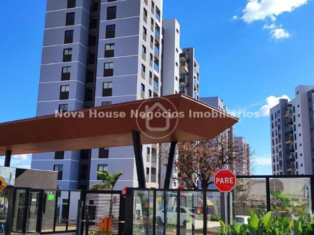 Apartamento com 3 Quartos para Alugar por R$ 3.500/mês