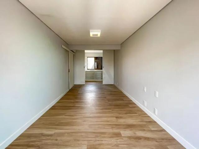 Apartamento com 3 Quartos para alugar, 147m² Cambuí