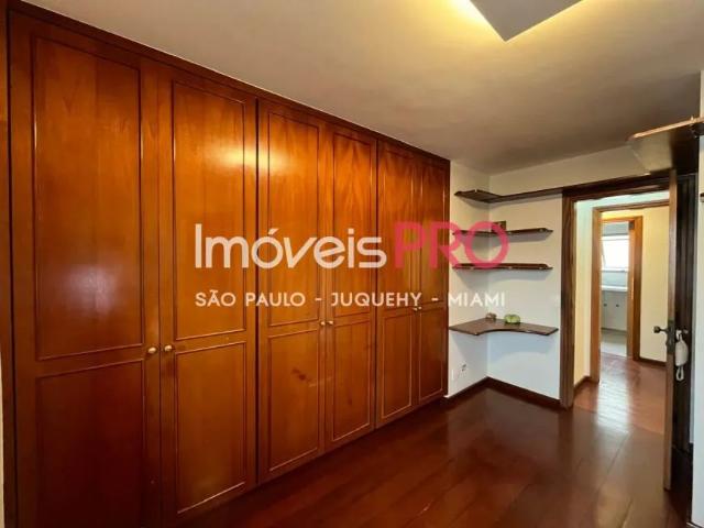 Apartamento com 3 Quartos para alugar, 145m² Moema