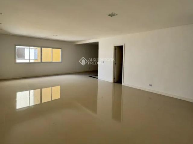 Apartamento com 3 Quartos para alugar, 167m² Baeta Neves