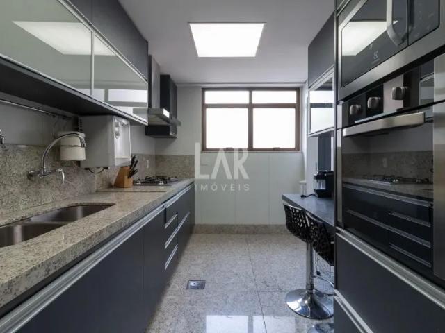 Apartamento com 3 Quartos para alugar, 176m² Lourdes