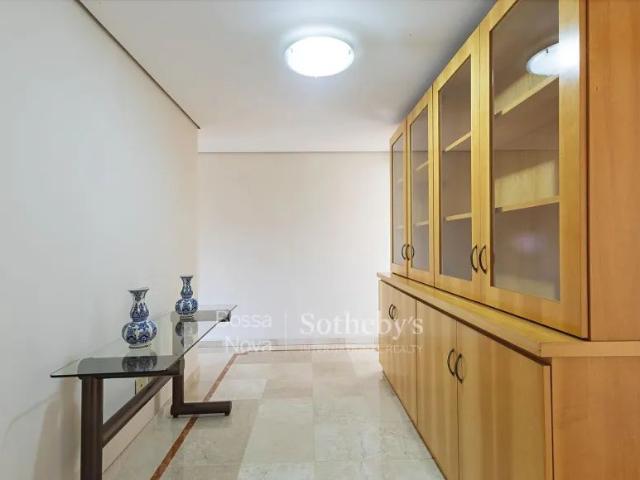Apartamento com 3 Quartos para alugar, 178m² Campo Belo
