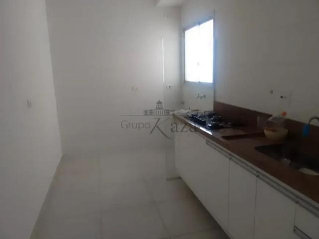Apartamento com 3 Quartos para alugar, 100m² Centro