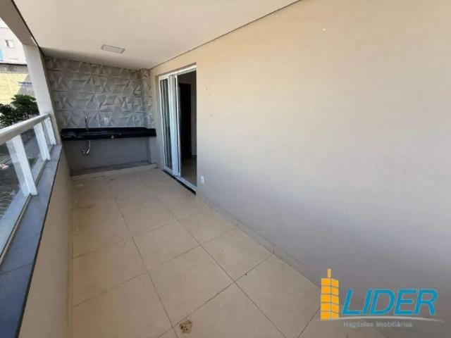 Apartamento com 3 Quartos para alugar, 100m² Tubalina