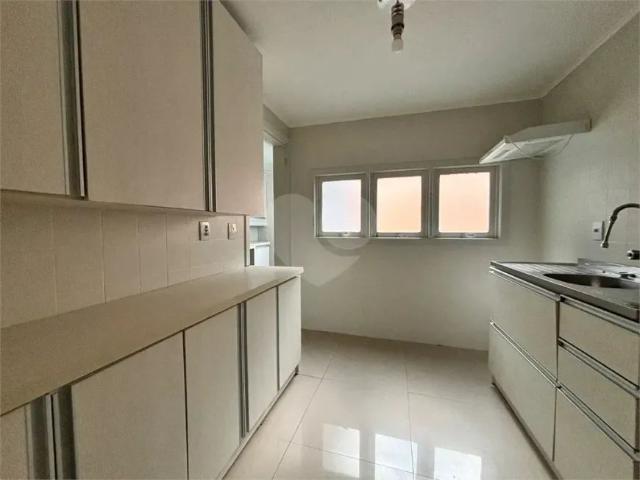 Apartamento com 3 Quartos para alugar, 105m² Bom Fim
