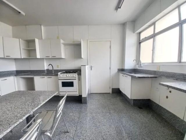 Apartamento com 3 Quartos para alugar, 110m² Lourdes