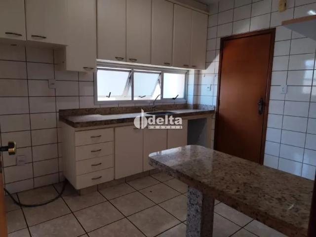 Apartamento com 3 Quartos para alugar, 120m² Saraiva