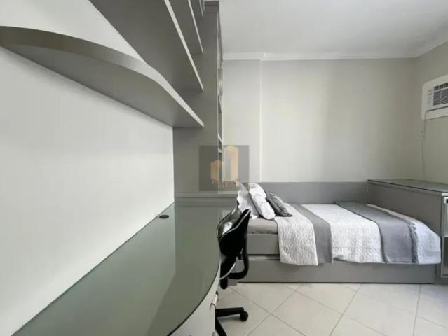 Apartamento com 3 Quartos para alugar, 126m² Centro