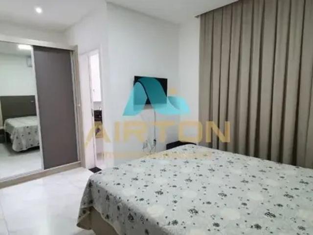 Apartamento com 3 Quartos para alugar, 126m² Meia Praia