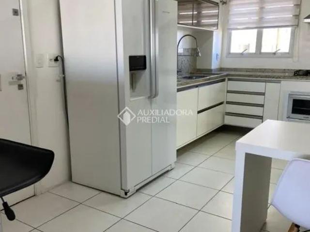 Apartamento com 3 Quartos para alugar, 128m² Centro