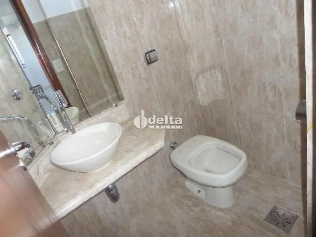 Apartamento com 3 Quartos para alugar, 130m² Nossa Senhora Aparecida
