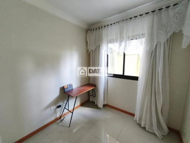 Apartamento com 3 Quartos para alugar, 135m² Órfãs