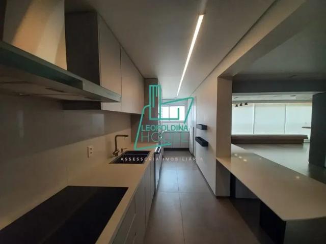 Apartamento com 3 Quartos para alugar, 136m² Vila Anastácio