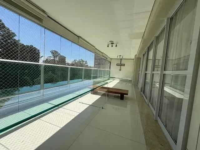 Apartamento com 3 Quartos para alugar, 243m² Alphaville Centro Industrial e Empresarial Alphaville