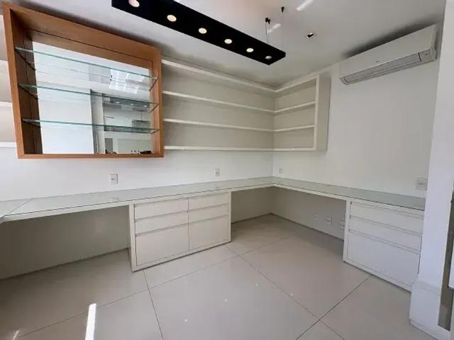 Apartamento com 3 Quartos para alugar, 243m² Alphaville Centro Industrial e Empresarial Alphaville