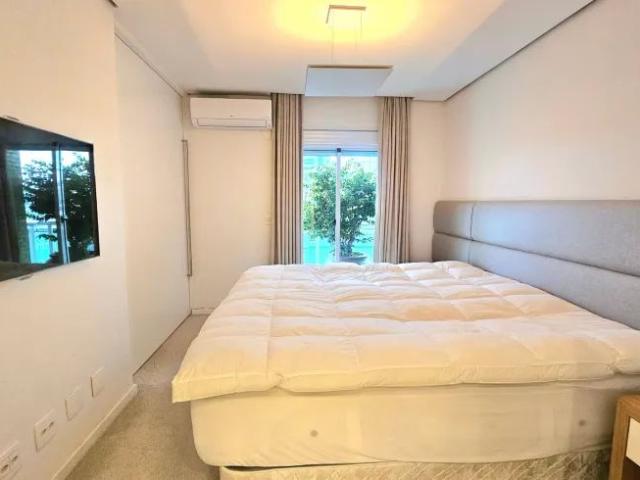 Apartamento com 3 Quartos para alugar, 220m² Brooklin