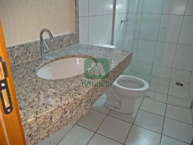 Apartamento com 3 Quartos para alugar, 74m² Tubalina