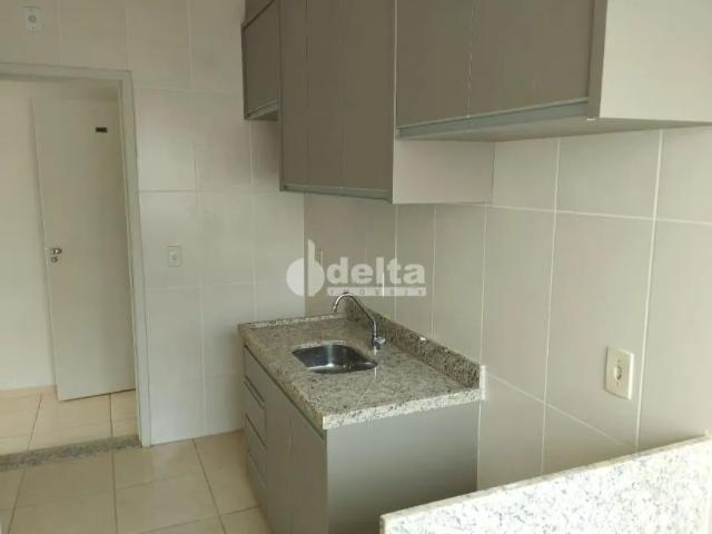 Apartamento com 3 Quartos para alugar, 70m² Santa Mônica