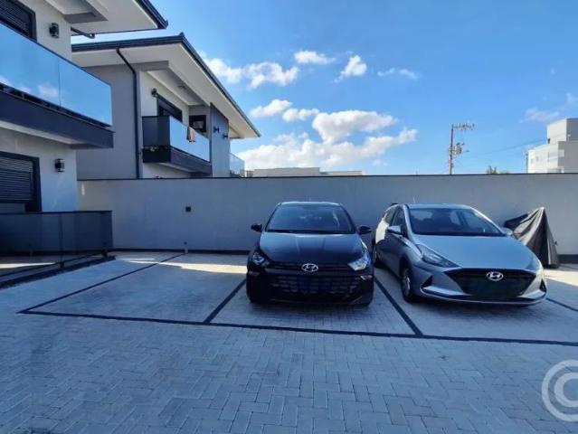 Apartamento com 3 Quartos para alugar, 84m² Aririu