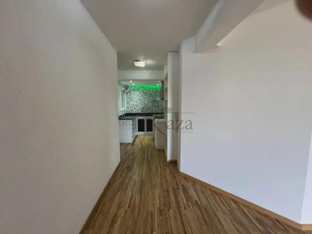 Apartamento com 3 Quartos para alugar, 80m² Jardim Apolo