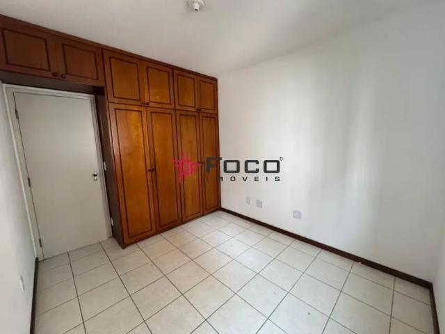 Apartamento com 3 Quartos para alugar, 83m² Centro