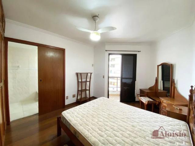 Apartamento com 3 Quartos para venda ou aluguel, 137m² Centro