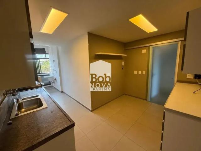 Apartamento com 3 Quartos para venda ou aluguel, 140m² Barra da Tijuca