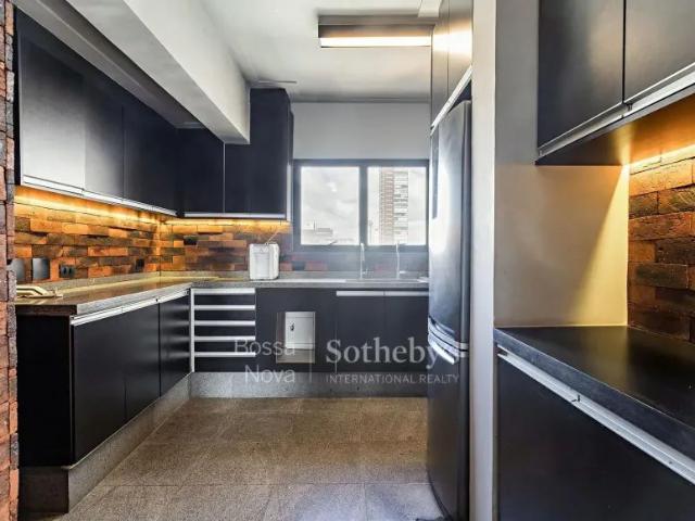 Apartamento com 3 Quartos para venda ou aluguel, 218m² Itaim Bibi
