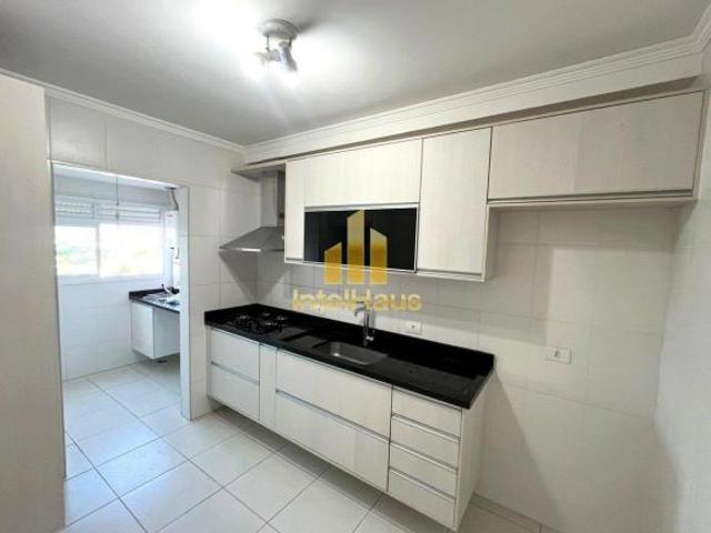 Apartamento com 3 Quartos, Suíte, Sacada com Churrasqueira e 2 Vagas no Capão da