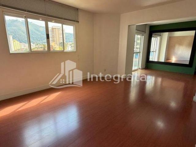 Apartamento com 3 quartos, São Benedito Poços de Caldas
