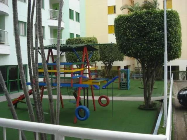 Apartamento com sacada, 3 quartos sendo 1suíte c/ vaga coberta à venda, 83 m² por R$ 450.000 cond