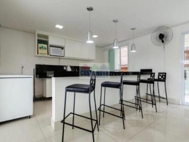 Apartamento com 3 quartos sendo 1 suíte, 3 banheiros, 2 vagas demarcadas, bairro Marapé