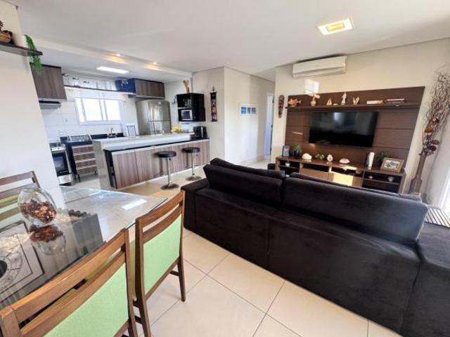 Apartamento com 3 quartos sendo 1 suíte, com vista o mar na Enseada