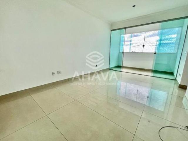Apartamento com 3 Quartos sendo 1 suíte à Venda, 75m², Santa Rosa, próximo à Avenida Sebastião de Br