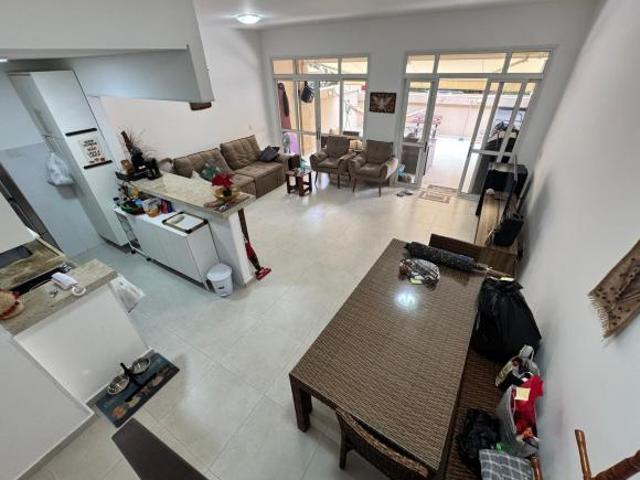 Apartamento com 3 quartos sendo 1 suíte à venda na praia da Ensead
