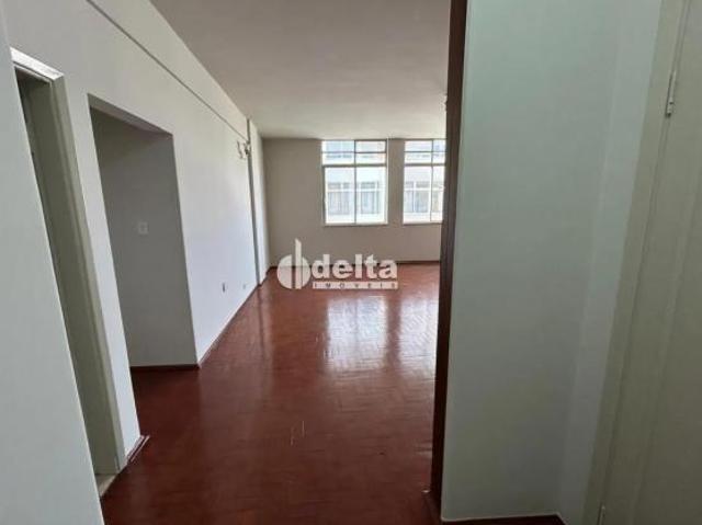 Apartamento com 3 quartos sendo 1 suíte disponível para locação e venda no bairro Centro em Uberlând