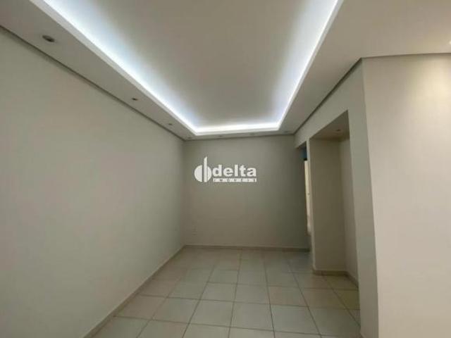 Apartamento com 3 quartos, sendo 1 suíte, disponível para locação e venda no bairro Patrimônio, em U