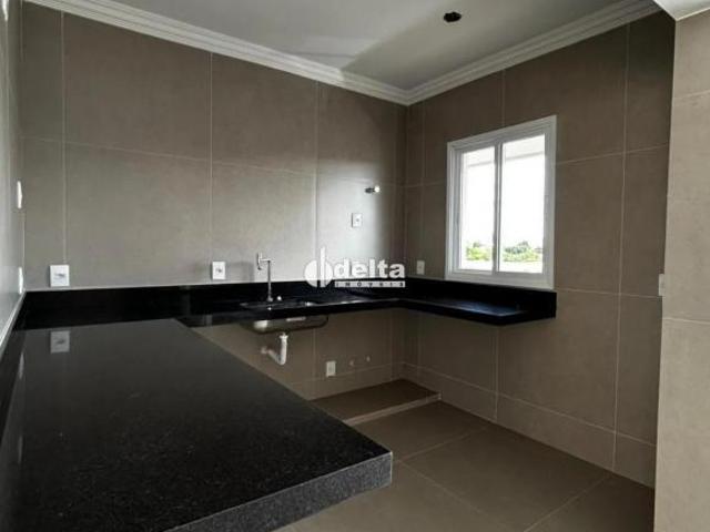 Apartamento com 3 quartos sendo 1 suíte disponível para Locação e Venda no bairro Saraiva em Uberlân