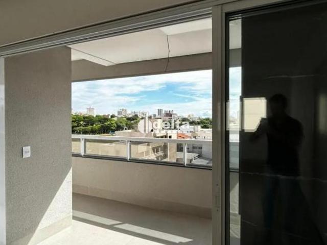 Apartamento com 3 quartos sendo 1 suíte disponível para Locação e Venda no bairro Saraiva em Uberlân