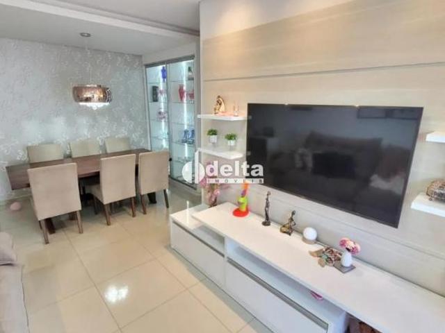 Apartamento com 3 quartos, sendo 1 suíte, disponível para locação no bairro Santa Mônica, em Uberlân