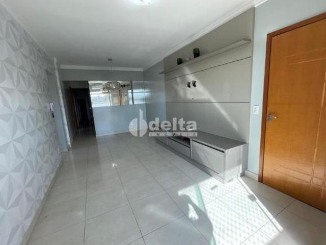 Apartamento com 3 quartos sendo 1 suíte disponível para locação no bairro Presidente Roosevelt em Ub
