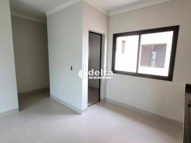 Apartamento com 3 quartos sendo 1 suíte disponível para venda no bairro Aclimação em Uberlândia MG