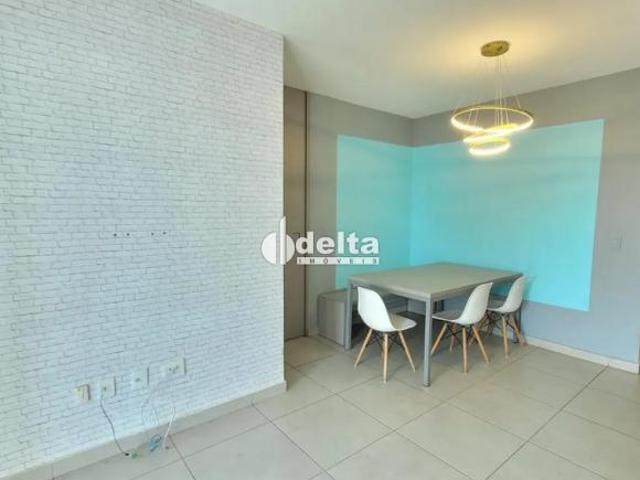 Apartamento com 3 quartos sendo 1 suíte disponível para venda no bairro Alto Umuarama em Uberlândia