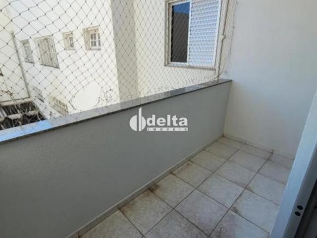 Apartamento com 3 quartos sendo 1 suíte disponível para venda no bairro Brasil em Uberlândia MG