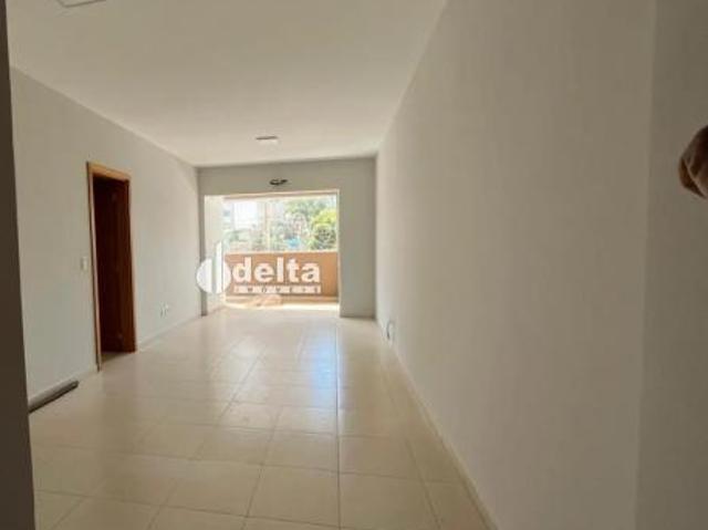 Apartamento com 3 quartos sendo 1 suite disponível para venda no bairro Centro em Uberlândia MG
