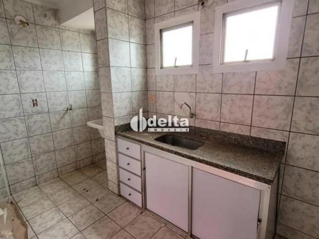 Apartamento com 3 quartos sendo 1 suíte disponível para venda no bairro Chácaras Tubalina E Quartel