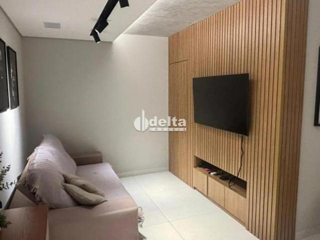 Apartamento com 3 quartos sendo 1 suíte disponível para venda no bairro Copacabana em Uberlândia MG