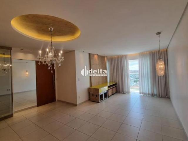 Apartamento com 3 quartos sendo 1 suíte disponível para venda no bairro Martins em Uberlândia MG
