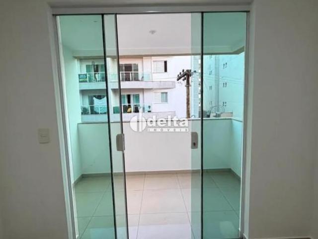 Apartamento com 3 quartos sendo 1 suíte disponível para venda no bairro Patrimônio em Uberlândia MG
