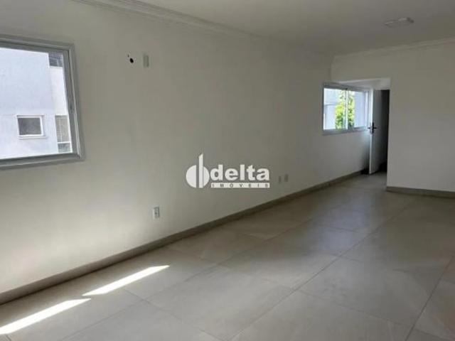 Apartamento com 3 quartos sendo 1 suíte disponível para venda no bairro Patrimônio em Uberlândia MG